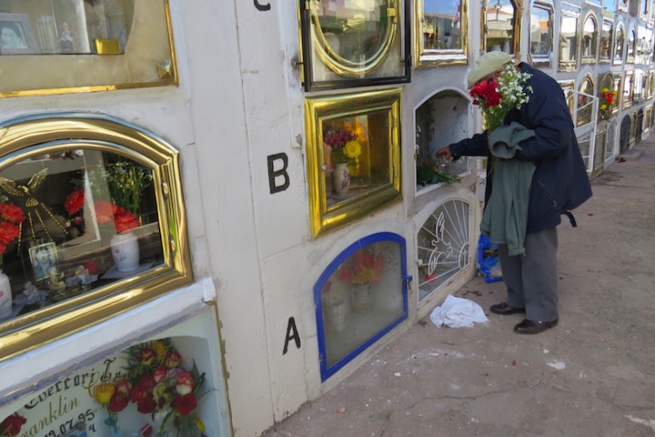 iroon.com: Gallery: Death & Decoration