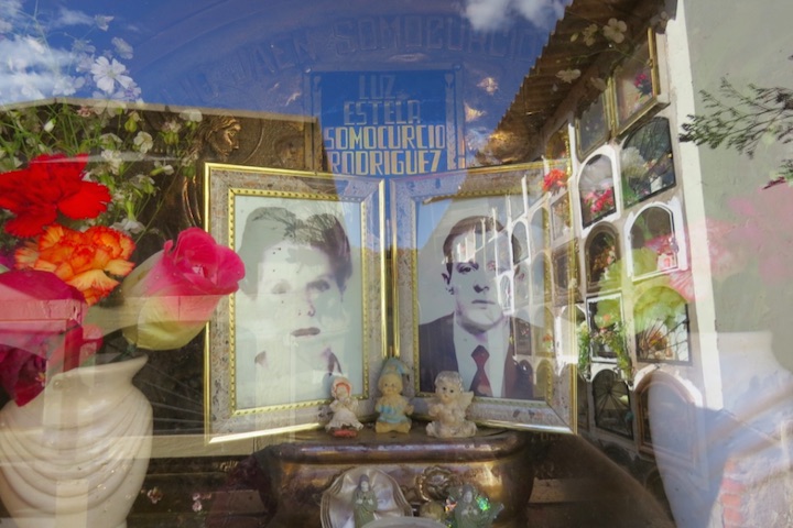iroon.com: Gallery: Death & Decoration