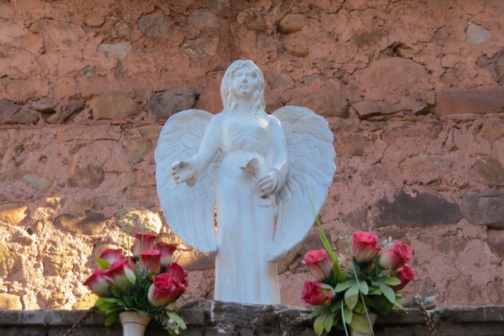 iroon.com: Gallery: Death & Decoration