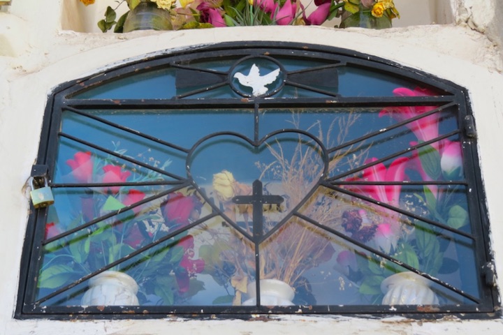 iroon.com: Gallery: Death & Decoration