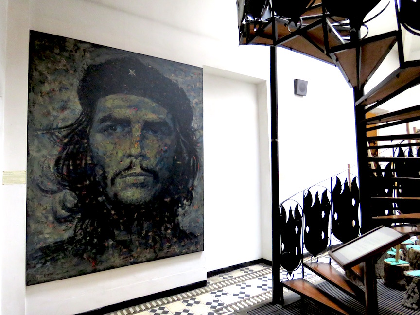 iroon.com: Gallery: Che & Chicas: Contemporary Art in La Paz