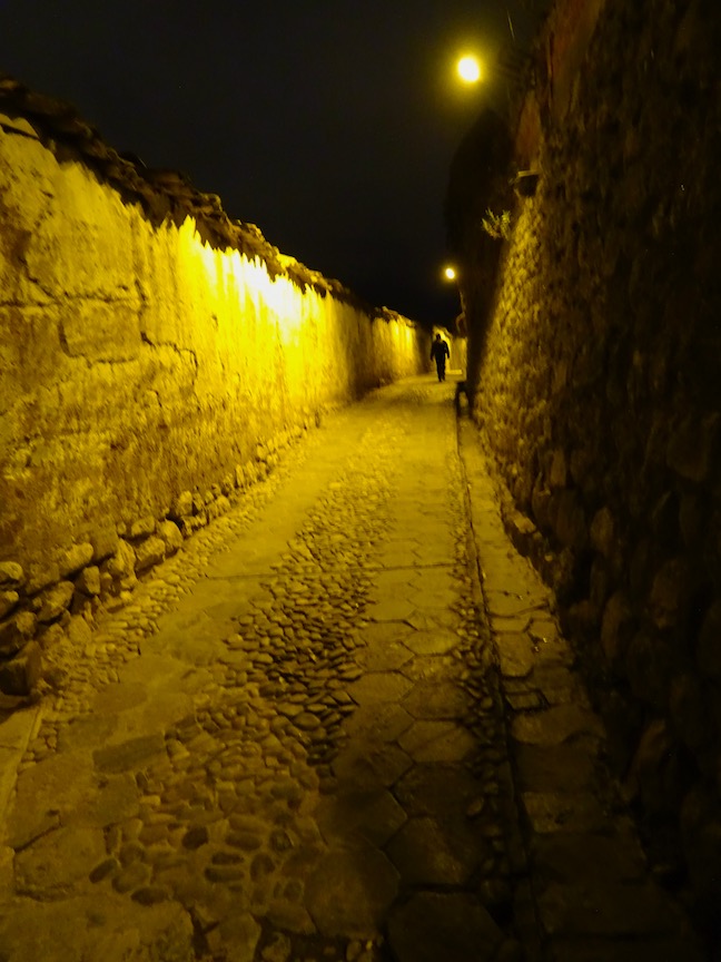 iroon.com: Photos: Bright Alley