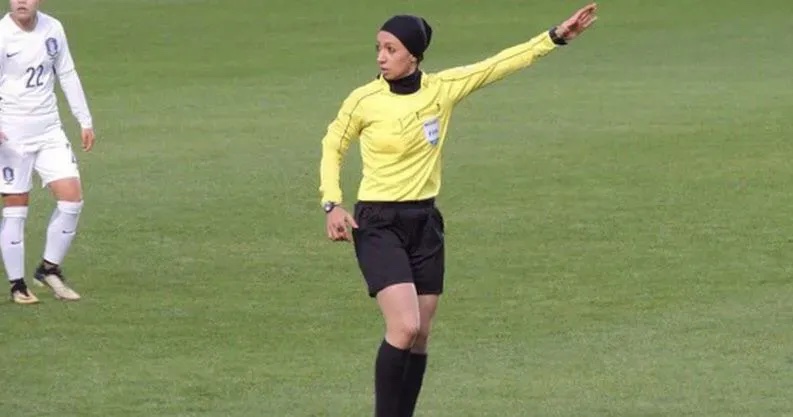 iroon.com: Photos: Iran's First International Female Football Referee ...