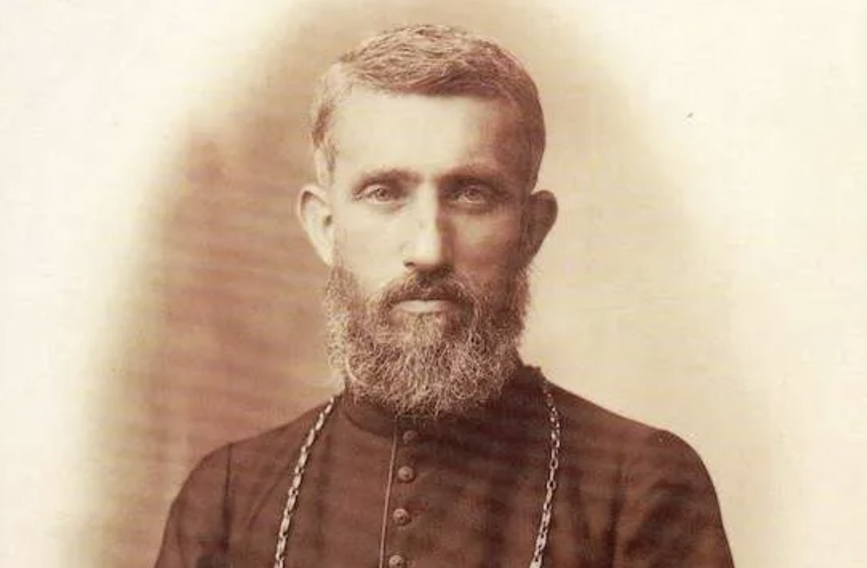 iroon.com: Photos: Will the martyrs of Iran soon be made saints?